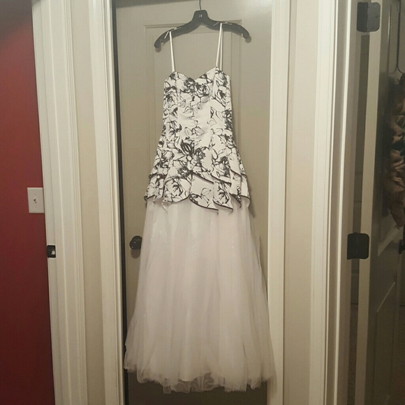 Deb | Dresses | Deb Black And White Long Prom Dress | Poshmark